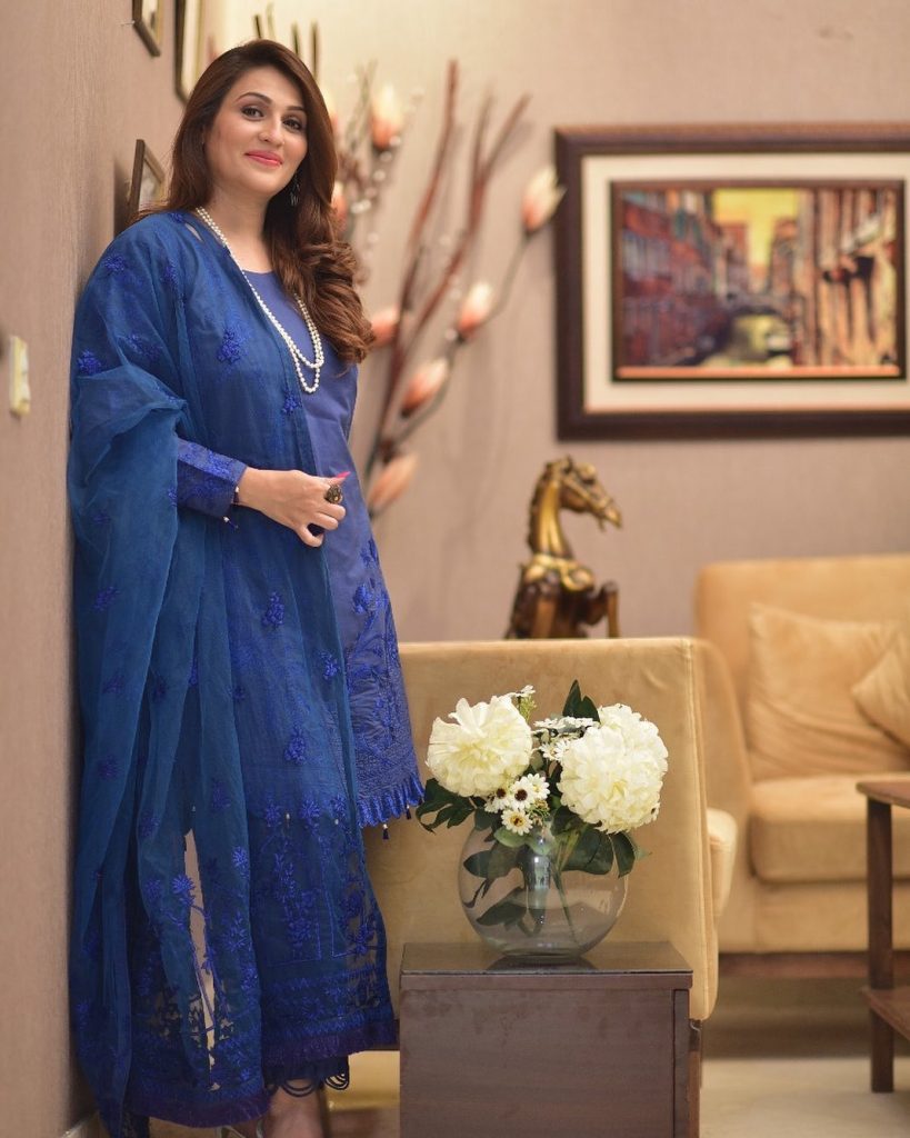 Beautiful Pictures of Qurat ul Ain Iqrar with her Son Pehlaaj | Reviewit.pk