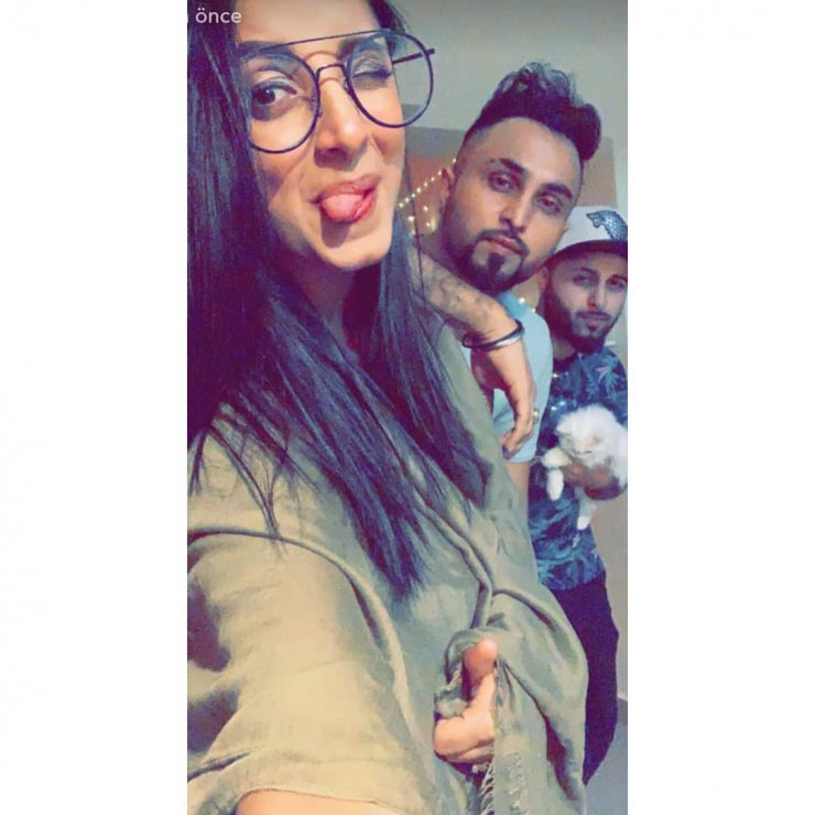 Latest Clicks of Sanam Chaudhry with her Husband Somee Chohan | Reviewit.pk