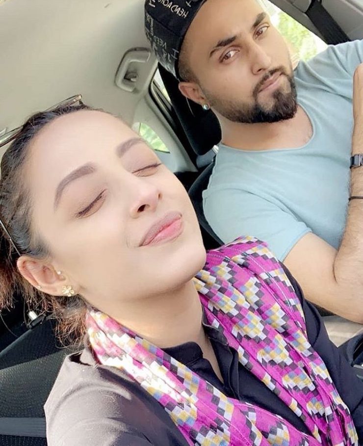 Latest Clicks of Sanam Chaudhry with her Husband Somee Chohan | Reviewit.pk