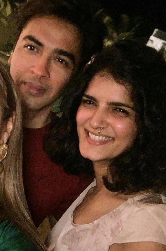 Beautiful Wives of Top Pakistani Singers | Reviewit.pk