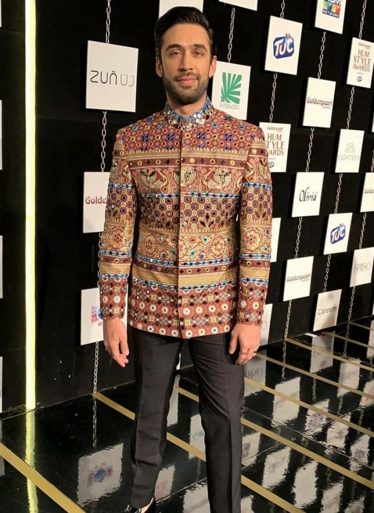 Best Dressed Celebrities at Hum Style Awards 2020 | Reviewit.pk