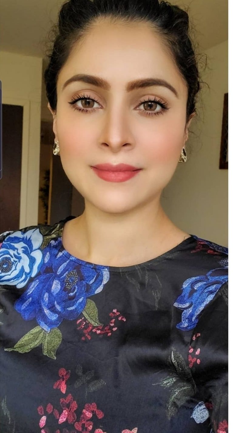 Arij Fatyma Shares Her Secret To Healthy Skin In Winter | Reviewit.pk