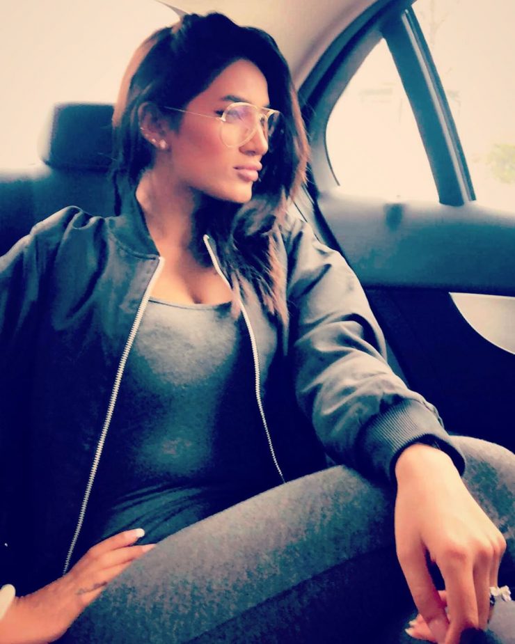 Latest Pictures of Model and Host Mathira | Reviewit.pk