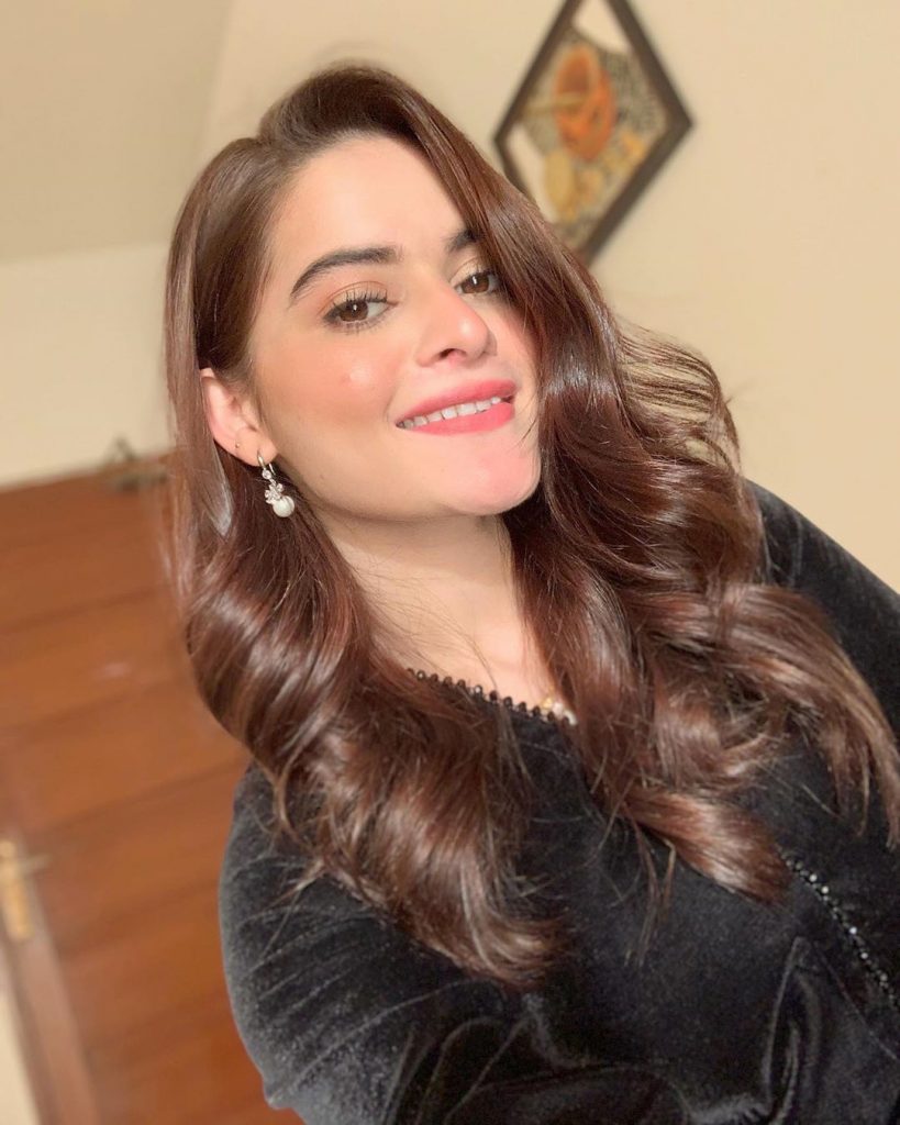 Beautiful Actress Minal Khan's Latest Clicks | Reviewit.pk