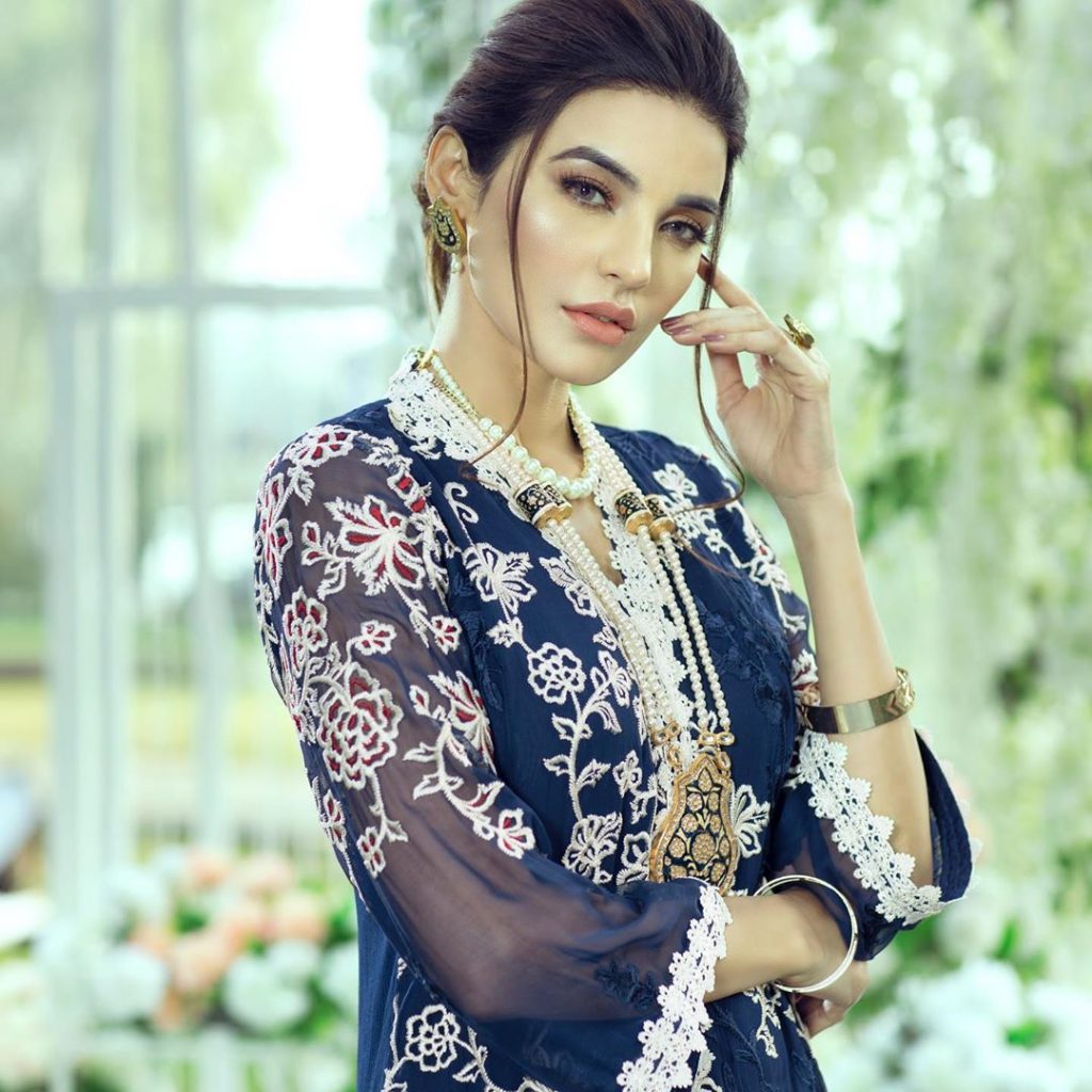Actress Sadia Khan's Latest Photo shoot for Clothing Brand | Reviewit.pk