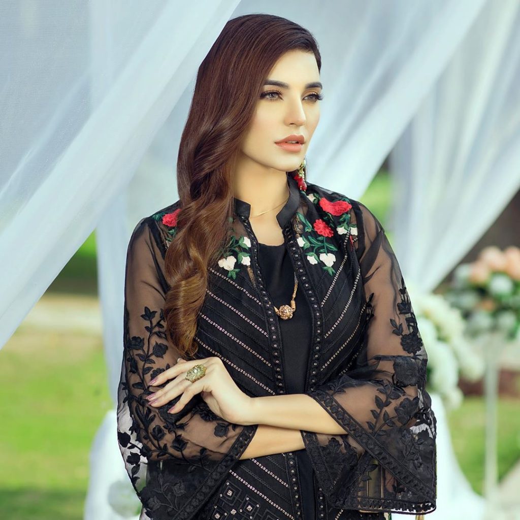 Actress Sadia Khan's Latest Photo shoot for Clothing Brand | Reviewit.pk