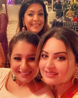 Beautiful Clicks of Fahad Mustafa with Wife Sana at a Family Wedding ...