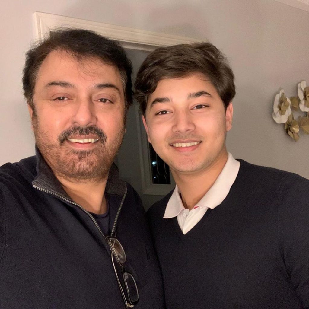 Actor Nauman Ijaz with Wife Celebrated their 25th Wedding Anniversary ...