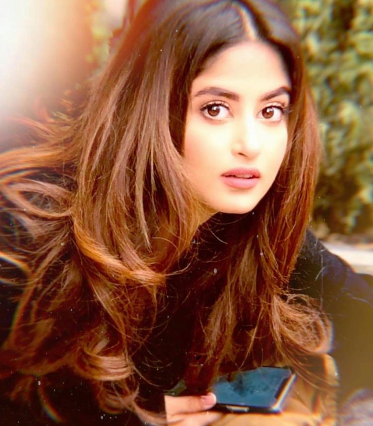 20 Pakistani Actresses With Most Beautiful Hair | Reviewit.pk