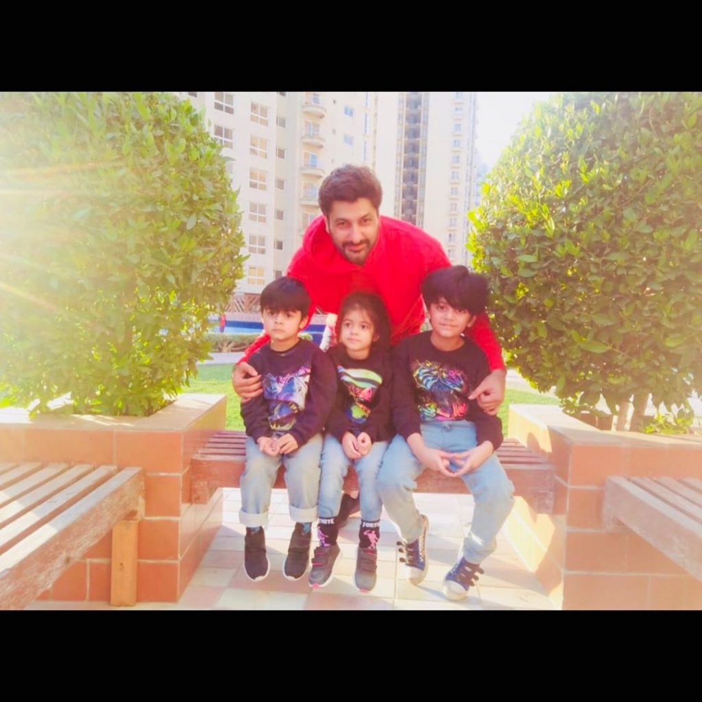 Actor Syed Jibran's Latest Pictures with his Family | Reviewit.pk