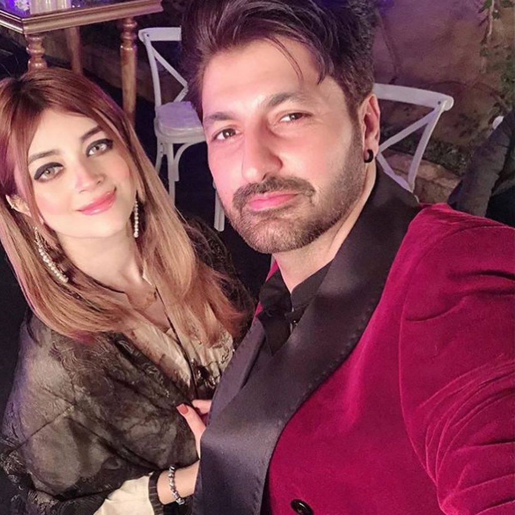 Actor Syed Jibran's Latest Pictures with his Family | Reviewit.pk