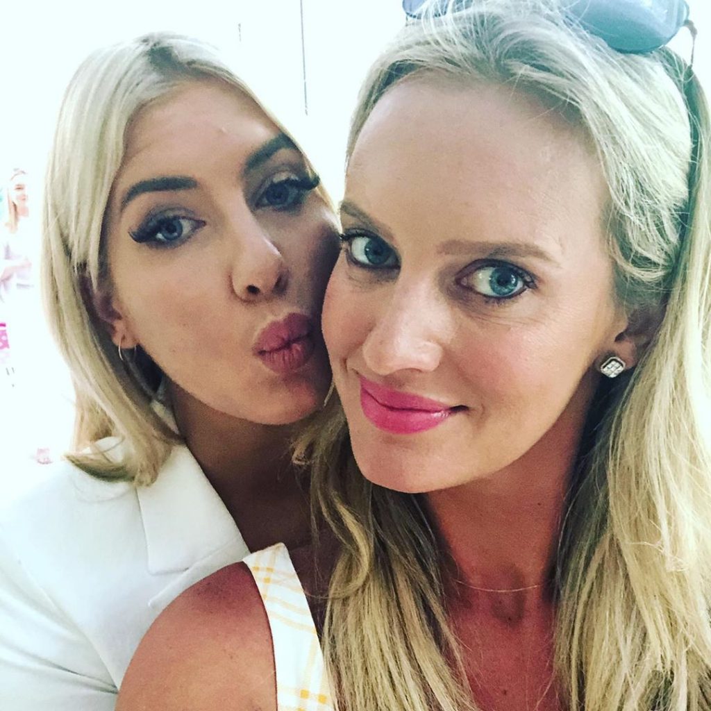 Wasim Akram with his Wife Shaniera in Australia Enjoying Vacations ...