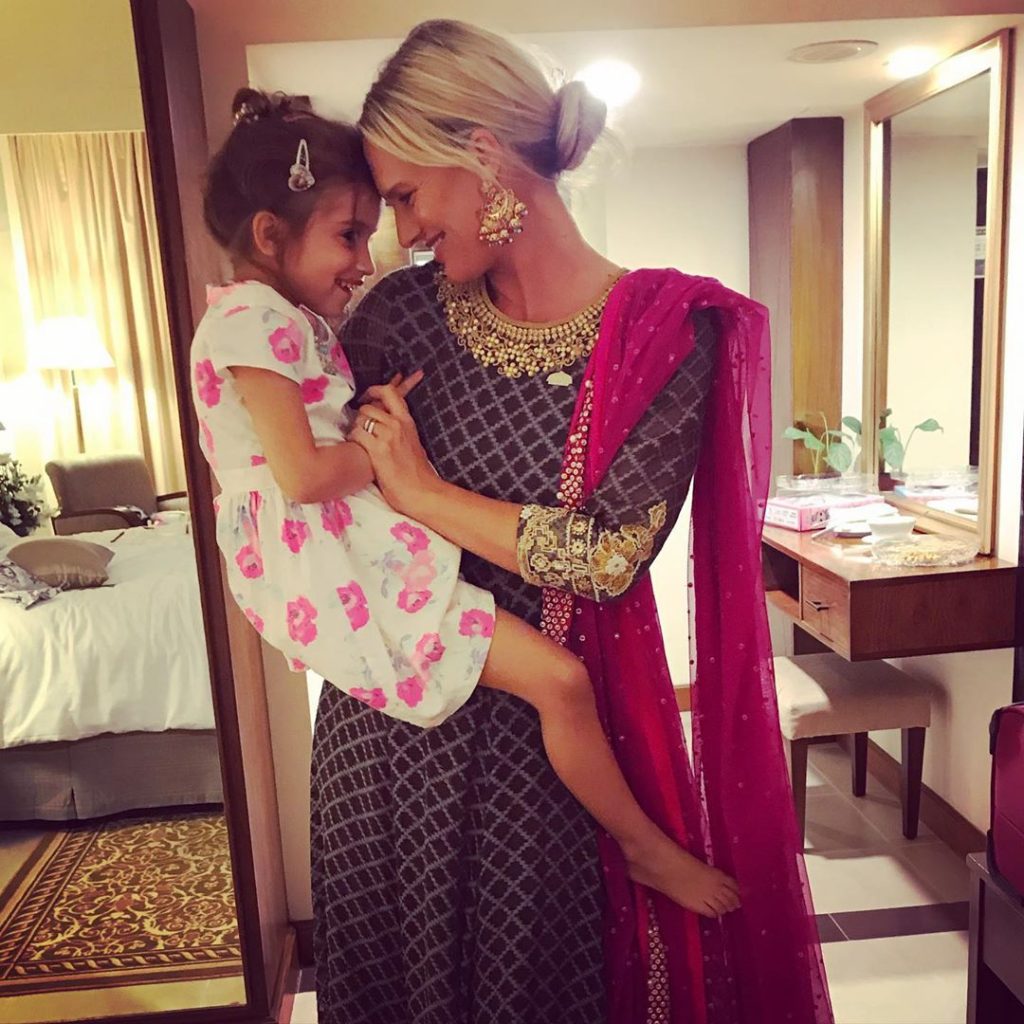 Wasim Akram with his Wife Shaniera in Australia Enjoying Vacations ...