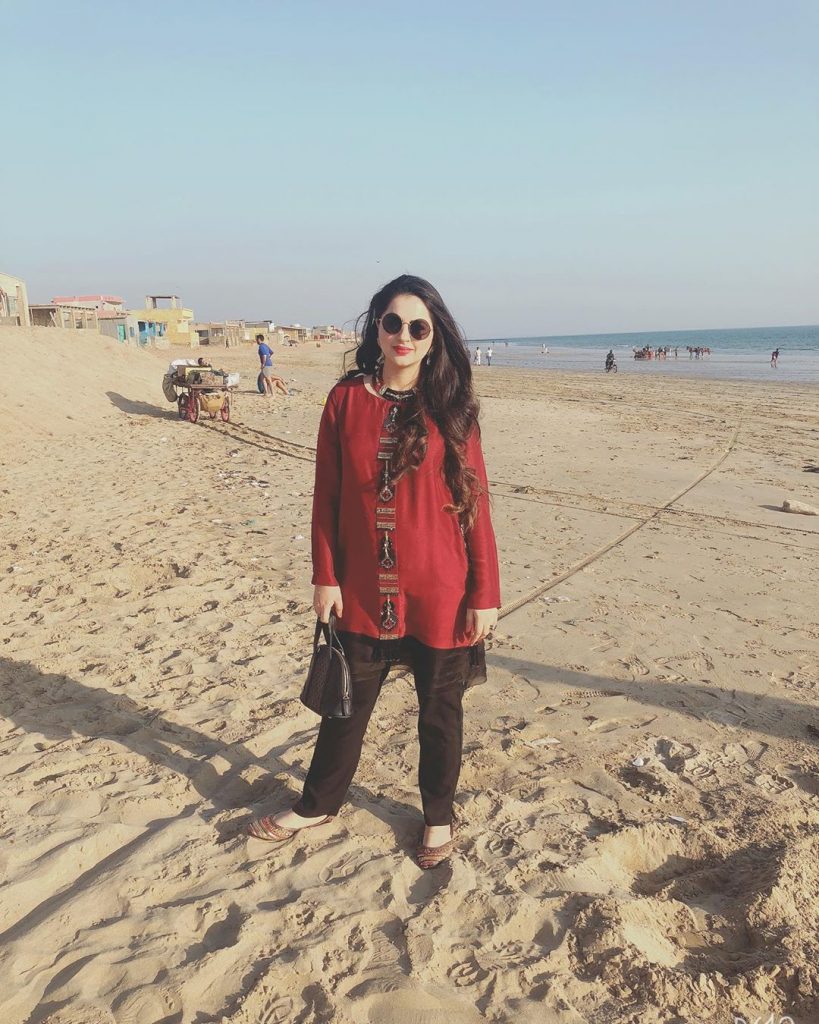 Fatima Effendi and Kanwar Arsalan Latest Pictures with Kids from Beach ...