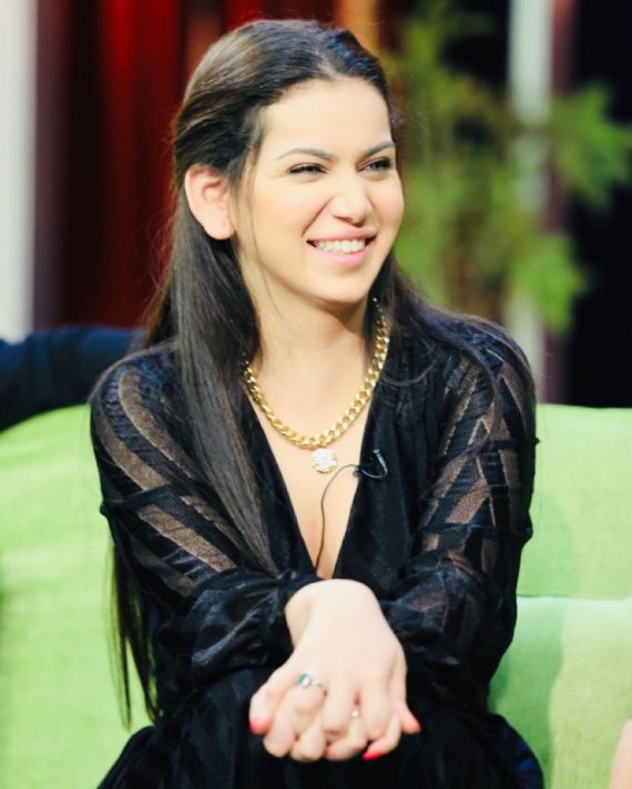 Beautiful Pictures of Actress Ghana Ali from Bol Nights with Ahsan Khan ...