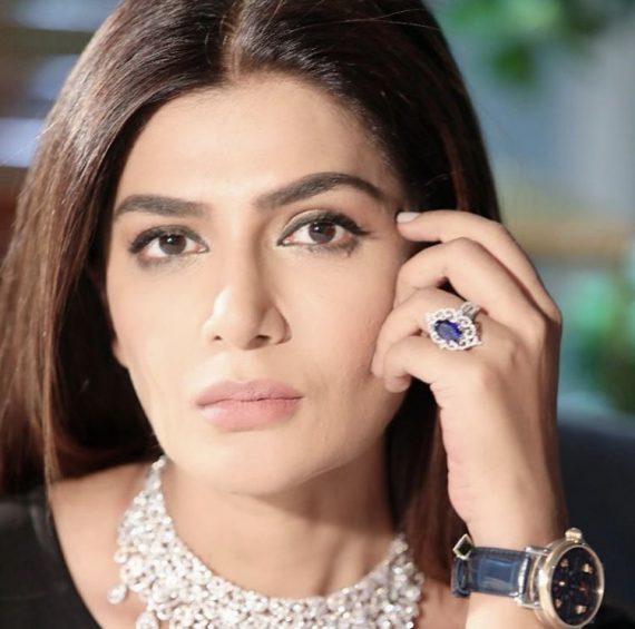 Iffat Omar Talks About Her First Crush | Reviewit.pk