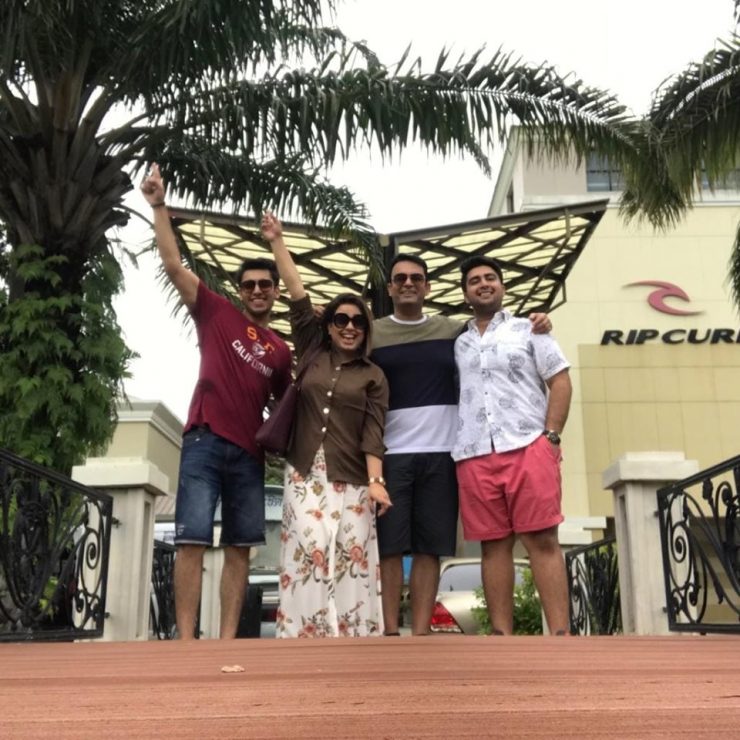 Actor Nauman Masood Pictures With His Wife And Sons | Reviewit.pk