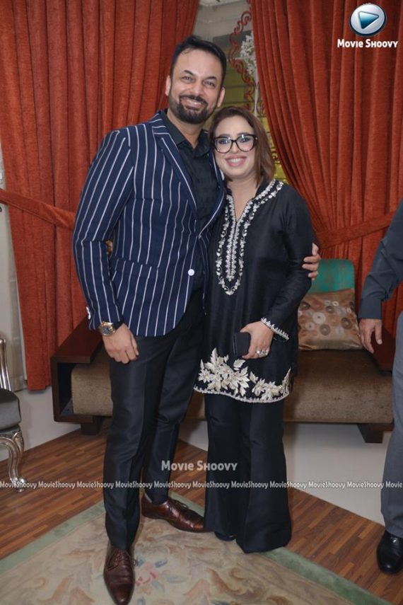 Actor Nauman Masood Pictures With His Wife And Sons | Reviewit.pk