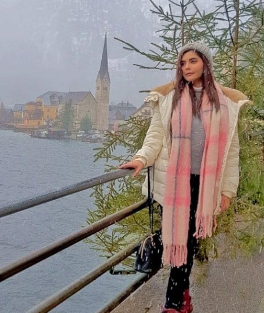Top 10 Pakistani Celebrities Who Dress Up Modestly | Reviewit.pk
