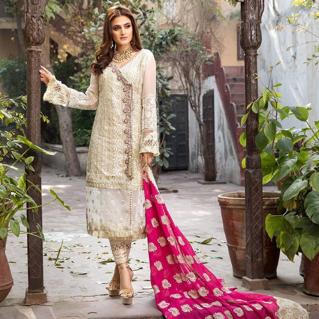 Beautiful Hira Mani Latest Photo Shoot for Motifz | Reviewit.pk