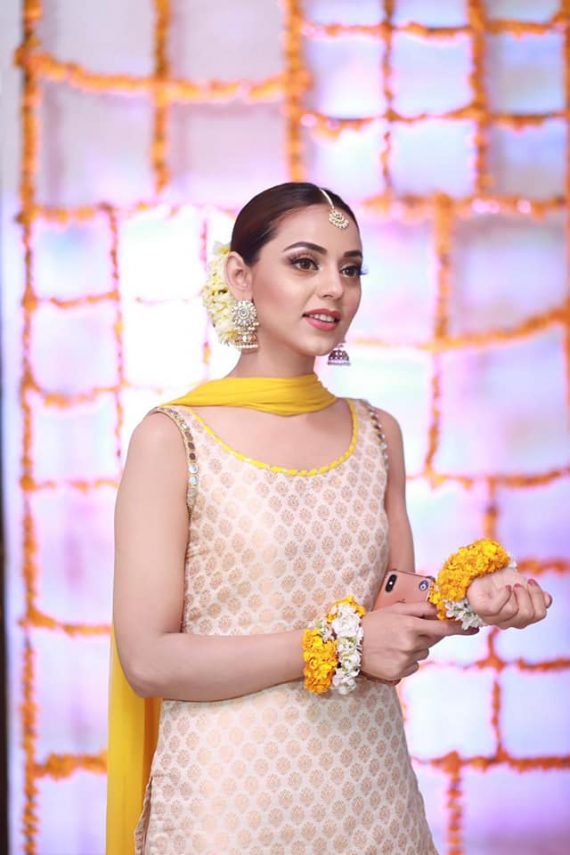 Maryam Noor Looks Ethereal In These Traditional Looks | Reviewit.pk