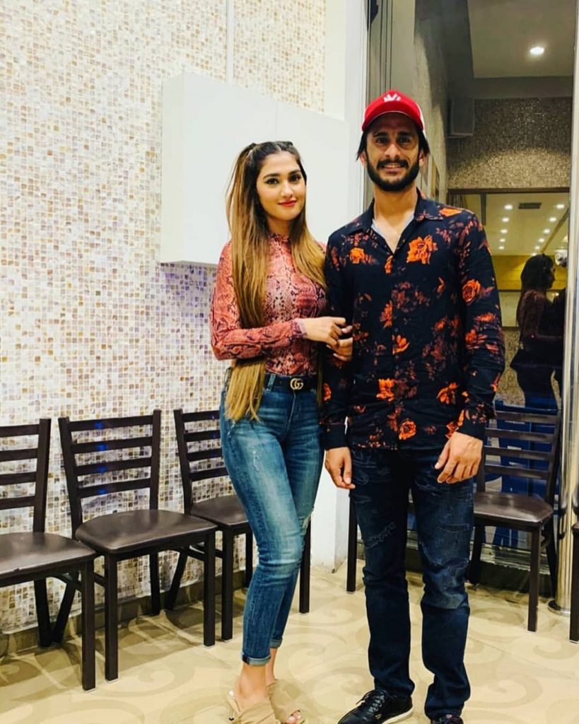 Hassan Ali Latest Pictures with his Wife Samiya Arzoo | Reviewit.pk