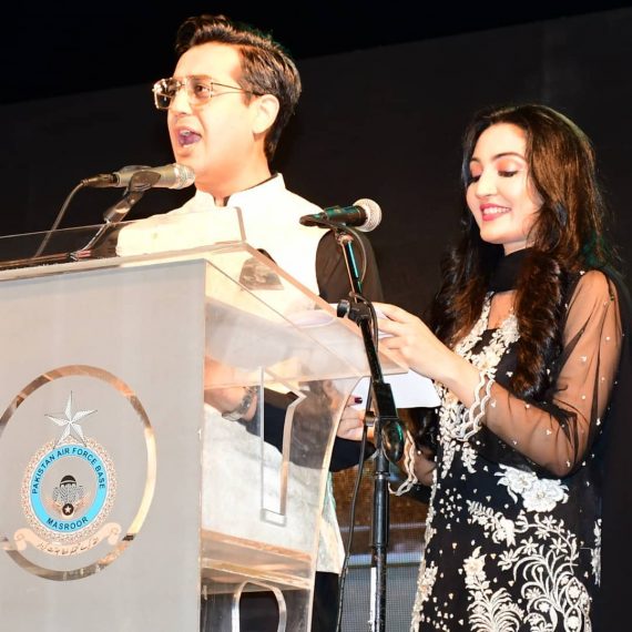 Latest Beautiful Pictures of Host Syed Shafaat Ali with his Wife and ...