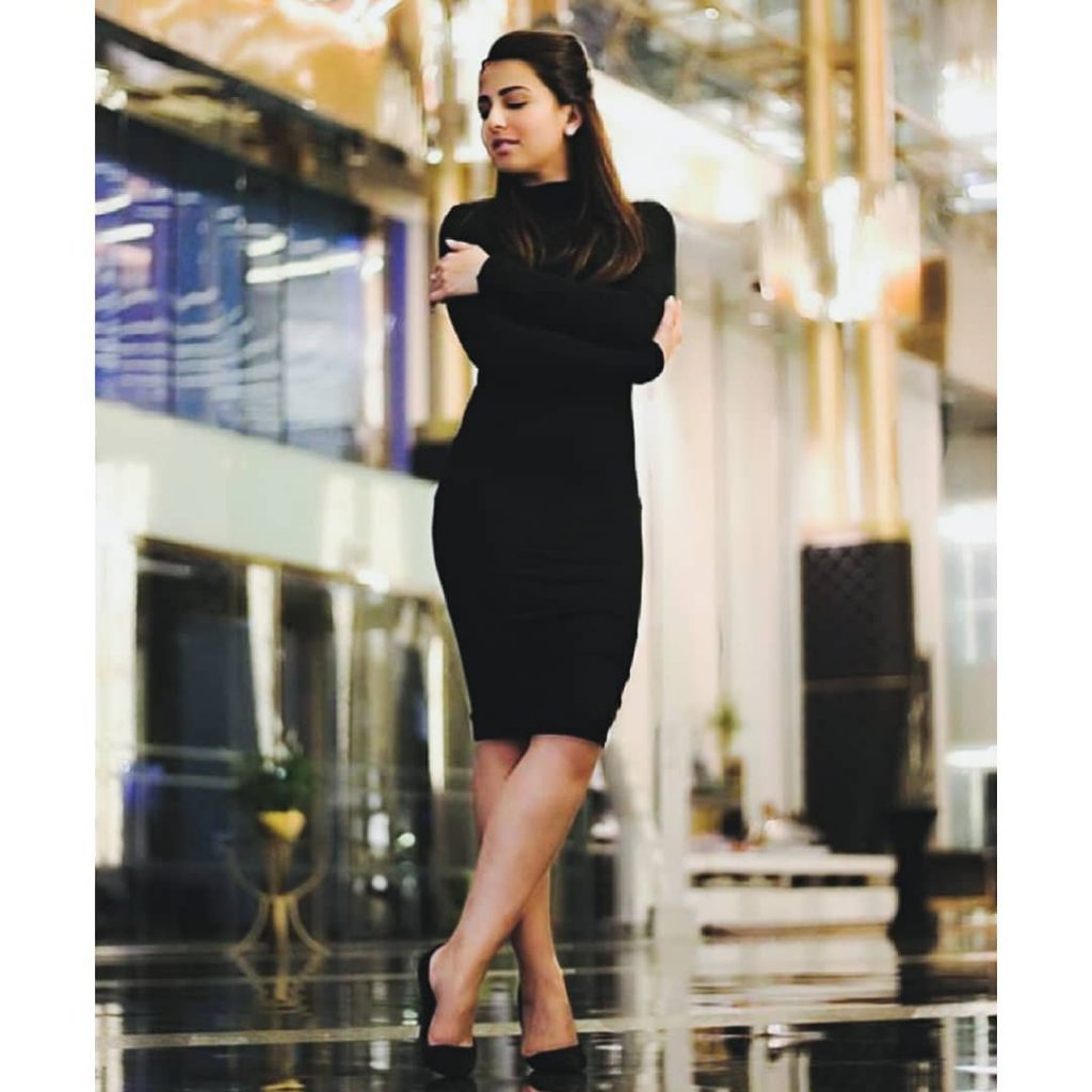 Latest Pictures of Actress Ushna Shah from her Visit to Dubai | Reviewit.pk