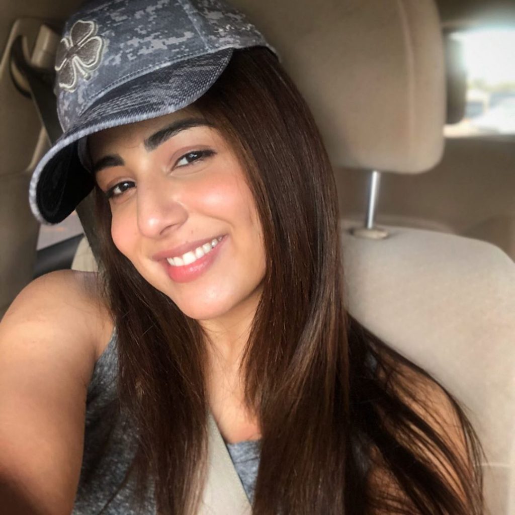 Latest Pictures of Actress Ushna Shah from her Visit to Dubai | Reviewit.pk