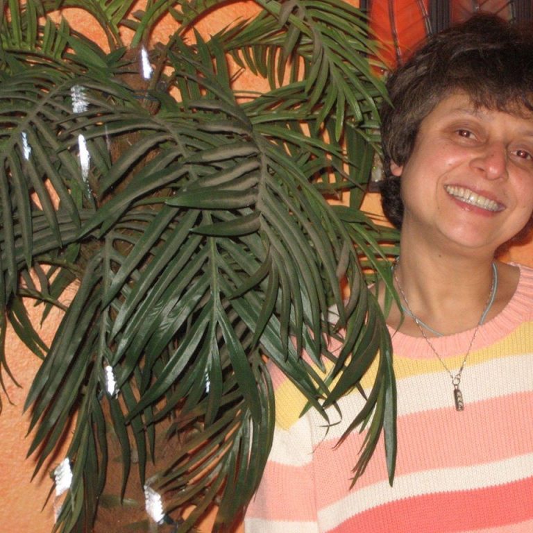 Unseen Rare Pictures of Huma Nawab | Reviewit.pk