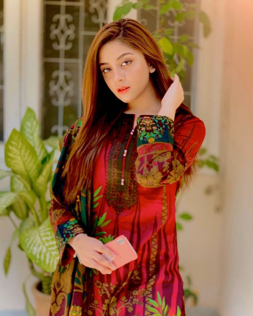 Gorgeous Alizeh Shah Latest Beautiful Pictures | Reviewit.pk