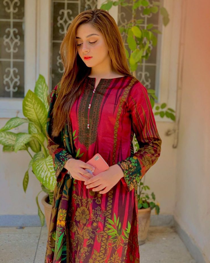 Gorgeous Alizeh Shah Latest Beautiful Pictures | Reviewit.pk