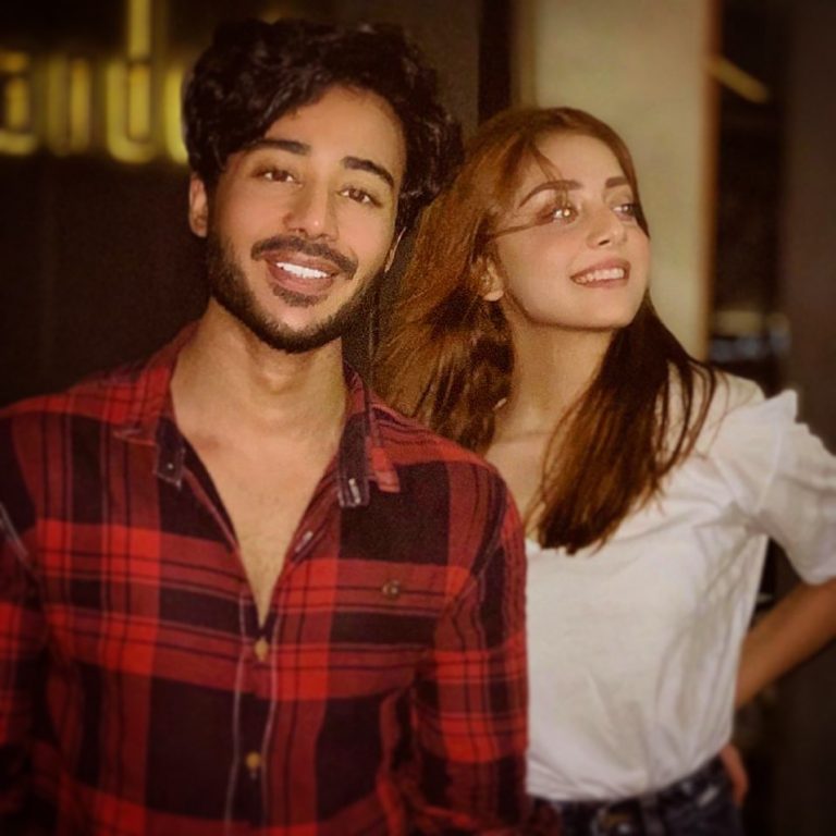 Alizeh Shah -Age, Husband, Sister and Family | Reviewit.pk