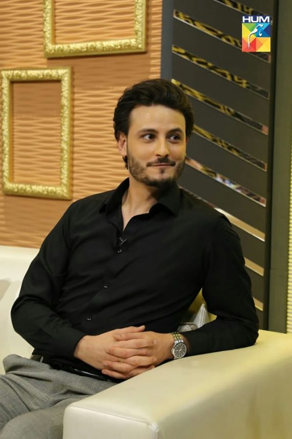 Beautiful Pictures of Drama Ehd e Wafa Cast from Special Show on Humtv ...