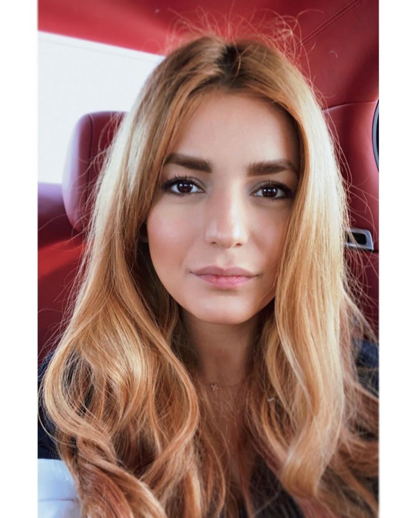 Singer Momina Mustehsan Beautiful Pictures from Istanbul Turkey ...