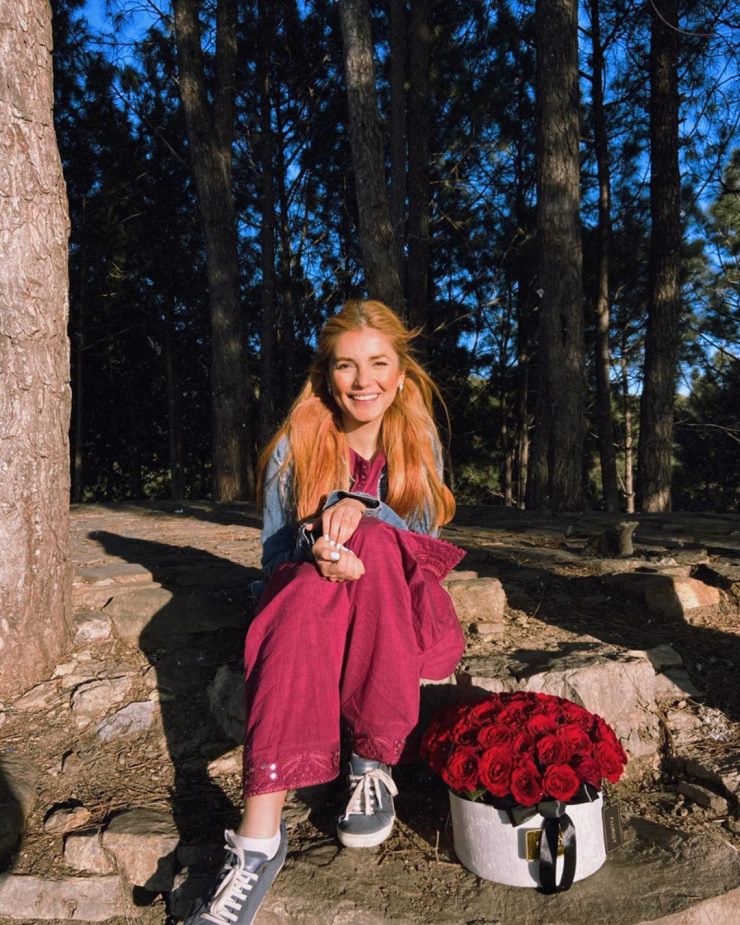 Singer Momina Mustehsan Beautiful Pictures from Istanbul Turkey ...