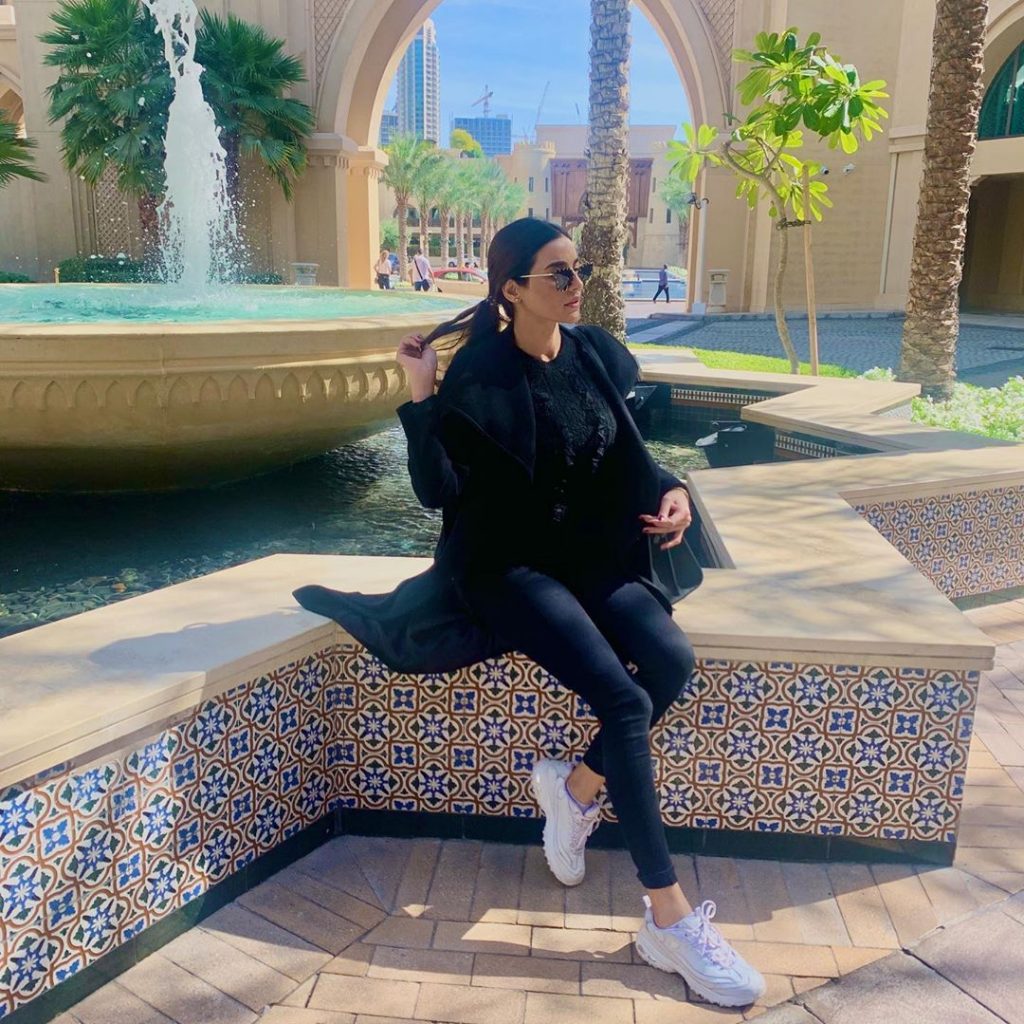 Latest Beautiful Pictures of Actress Sadia Khan | Reviewit.pk