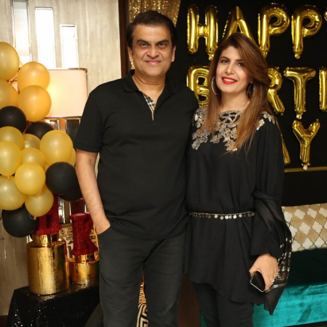 Beautiful Family Pictures of Abdullah Kadwani | Reviewit.pk