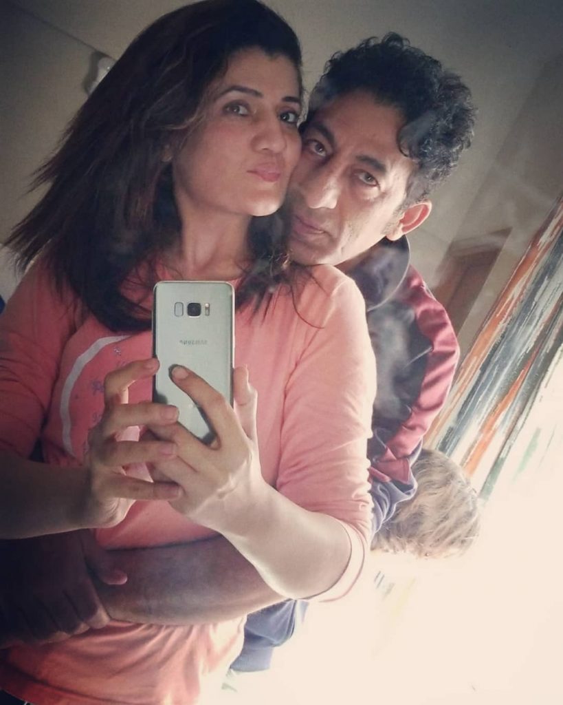 Adnan Shah Tipu Latest Pictures with his Beautiful Wife and Daughters ...