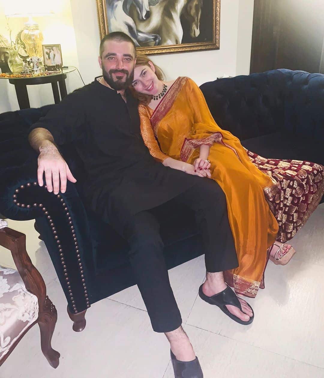 Hamza Ali Abbasi Has A Beautiful Message For His Wife | Reviewit.pk