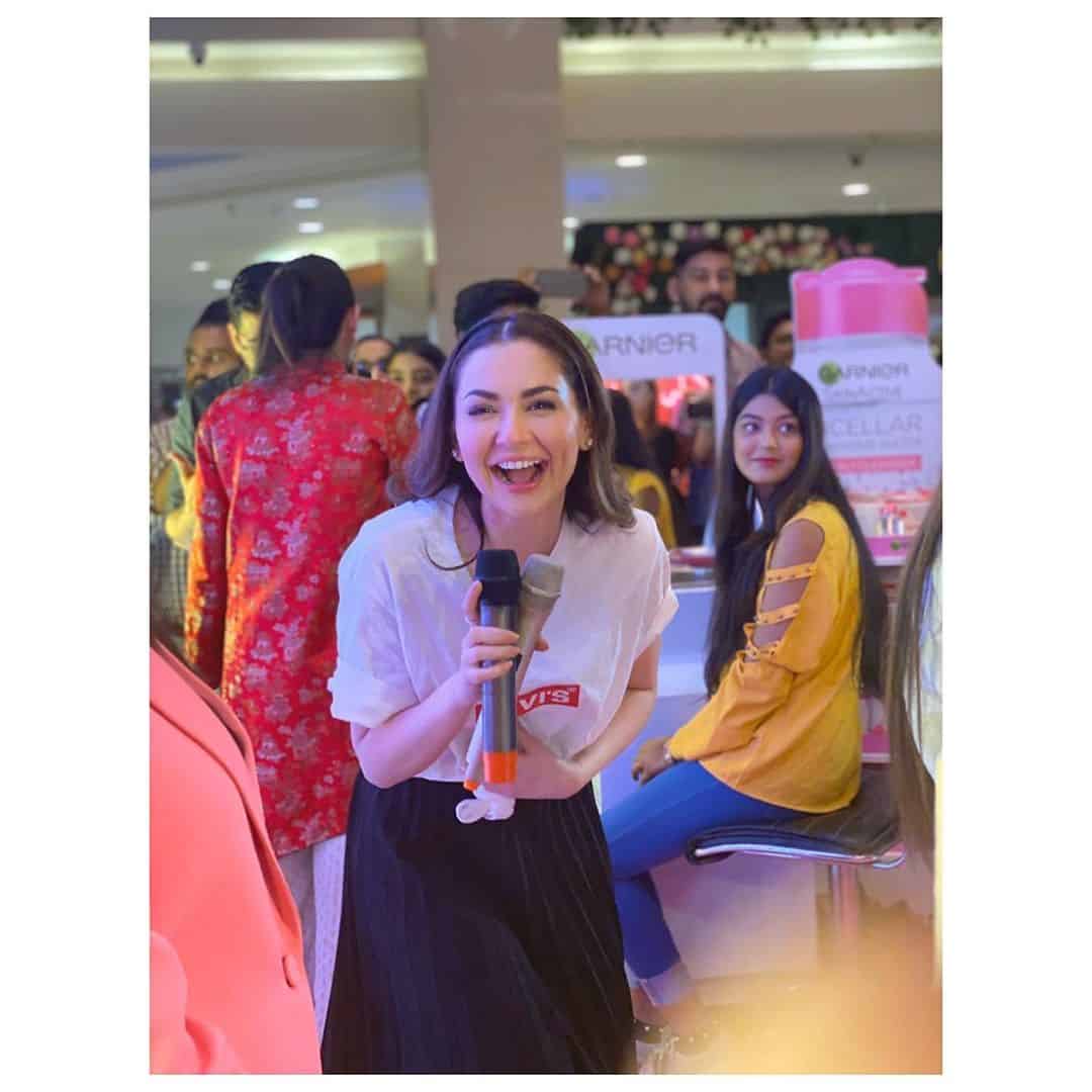 Lively Pictures of Hania Aamir | Reviewit.pk