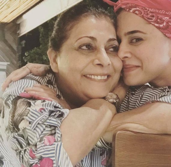 Daughters Who Are Actors Like Their Talented Mothers | Reviewit.pk