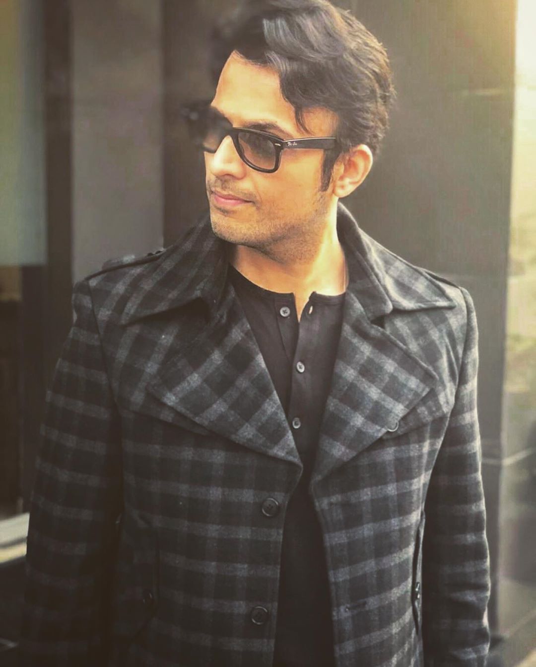 Closer Look at Handsome Usman Mukhtar’s Life | Reviewit.pk