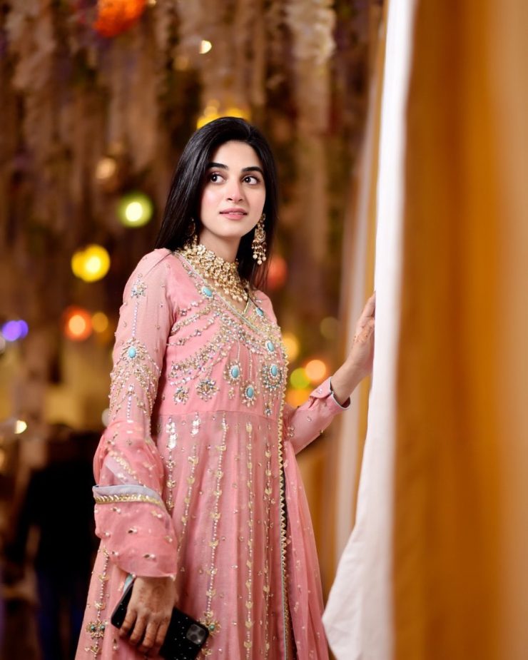 Actress Anmol Baloch Latest Beautiful Pictures | Reviewit.pk