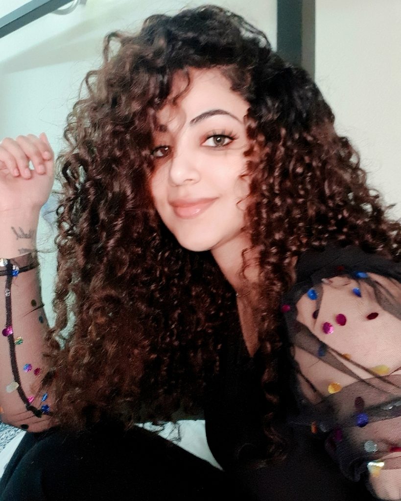 Singer Annie Khalid Latest Pictures with her Daughter | Reviewit.pk