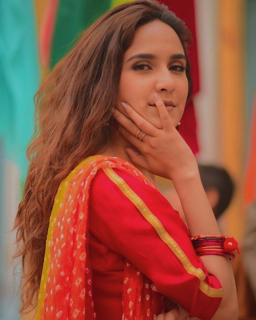 Gorgeous Actress Anoushay Abbasi Latest Beautiful Pictures | Reviewit.pk