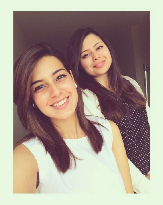 Iqra Aziz Sister Sidra Aziz - 20 Beguiling Photographs | Reviewit.pk