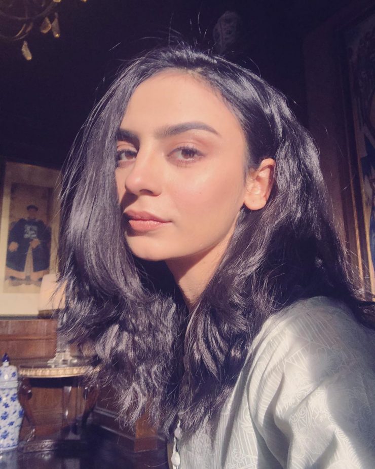 Mehar Bano Shows Her Sizzling Dance Moves | Reviewit.pk