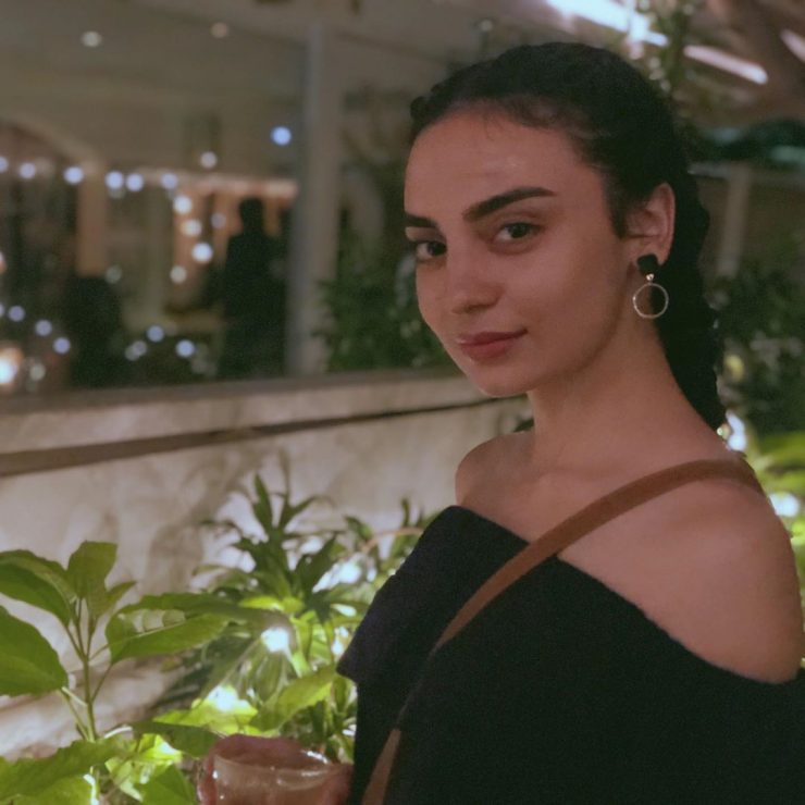 Mehar Bano Shows Her Sizzling Dance Moves | Reviewit.pk