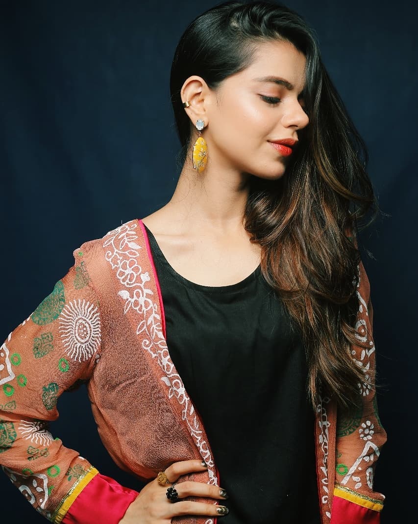 Srha Asghar Gives Fitness Talk | Reviewit.pk